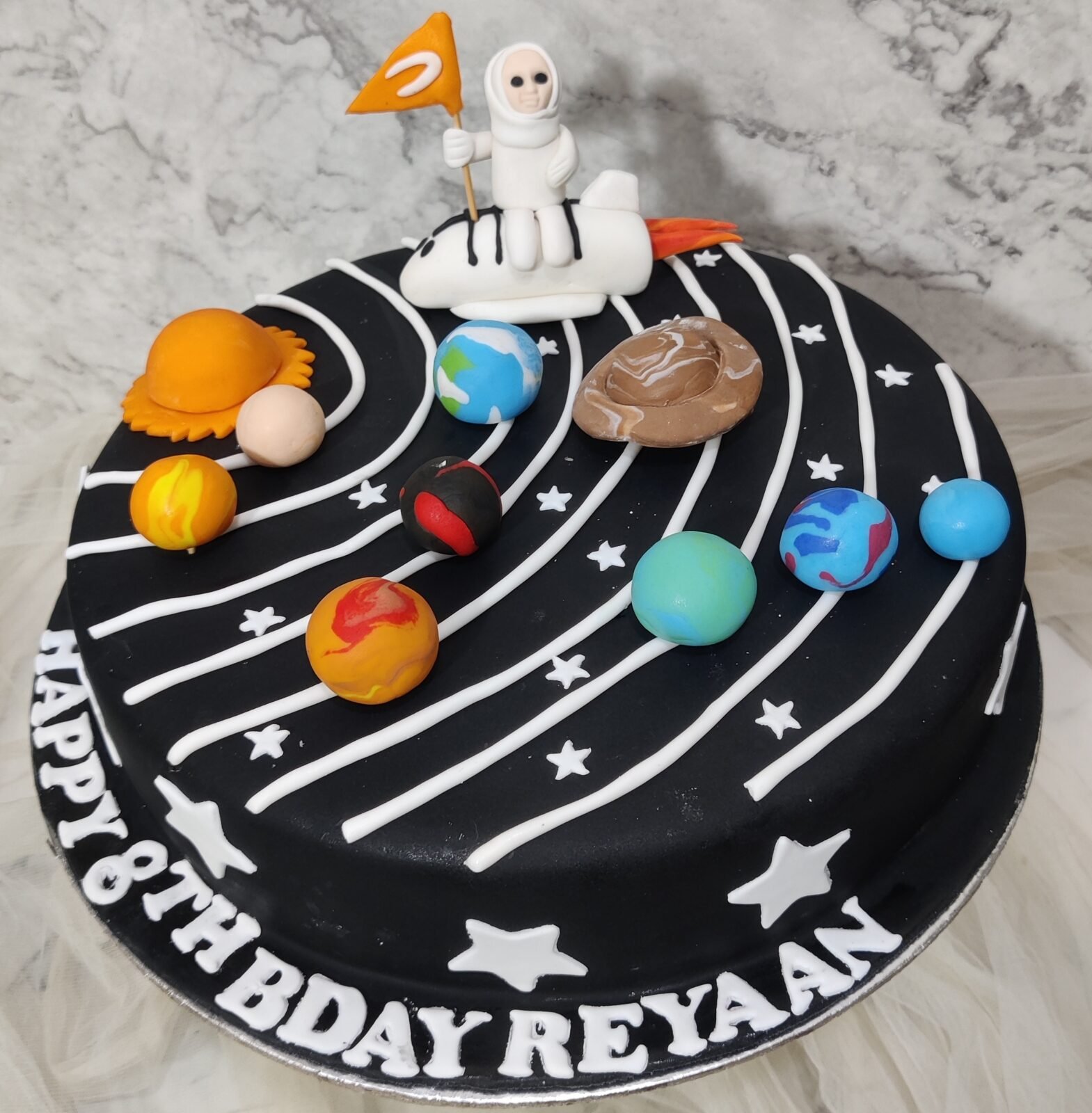 Order Online Astronaut Birthday Cake | Designer Cake | Yummycake